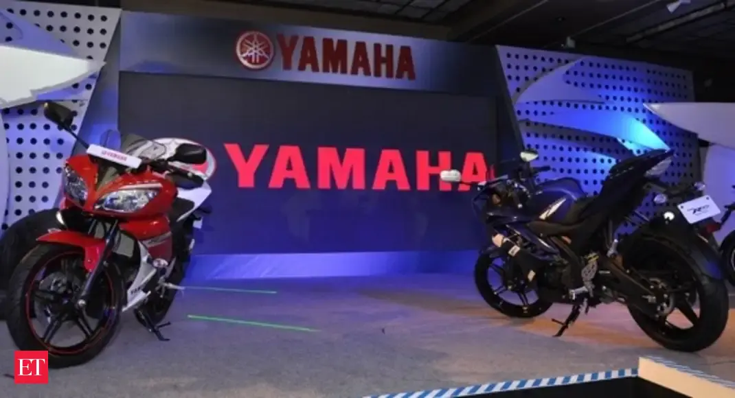 Yamaha M-125 streetbike revealed in Europe - yamaha-r-15_560x420 | The ...