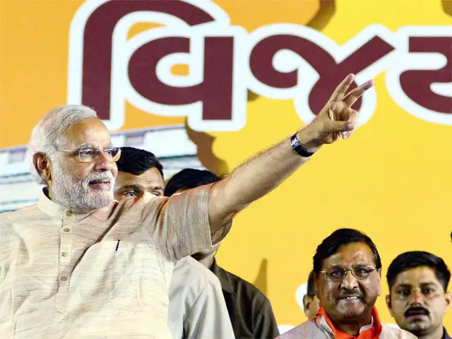 May 17, 2014 - Narendra Modi at Ganga Aarti in Varanasi | The Economic ...