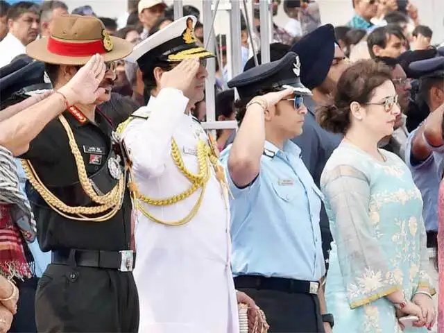 Sachin Tendulkar attends IAF parade - Spectacular images of 82nd Indian ...