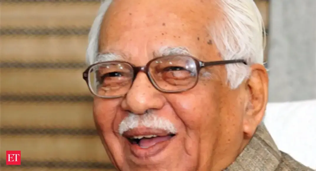 Uttar Pradesh Governor Ram Naik casts vote in Maharashtra elections ...