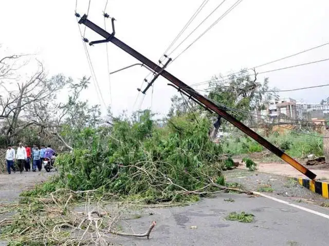 Broken electric poles after cyclone hit Vizag - Cyclone Hudhud: Latest ...