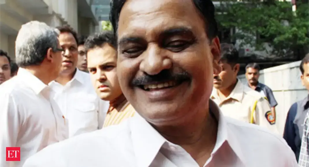 Shiv Sena leader Anil Desai leaves for Delhi - The Economic Times