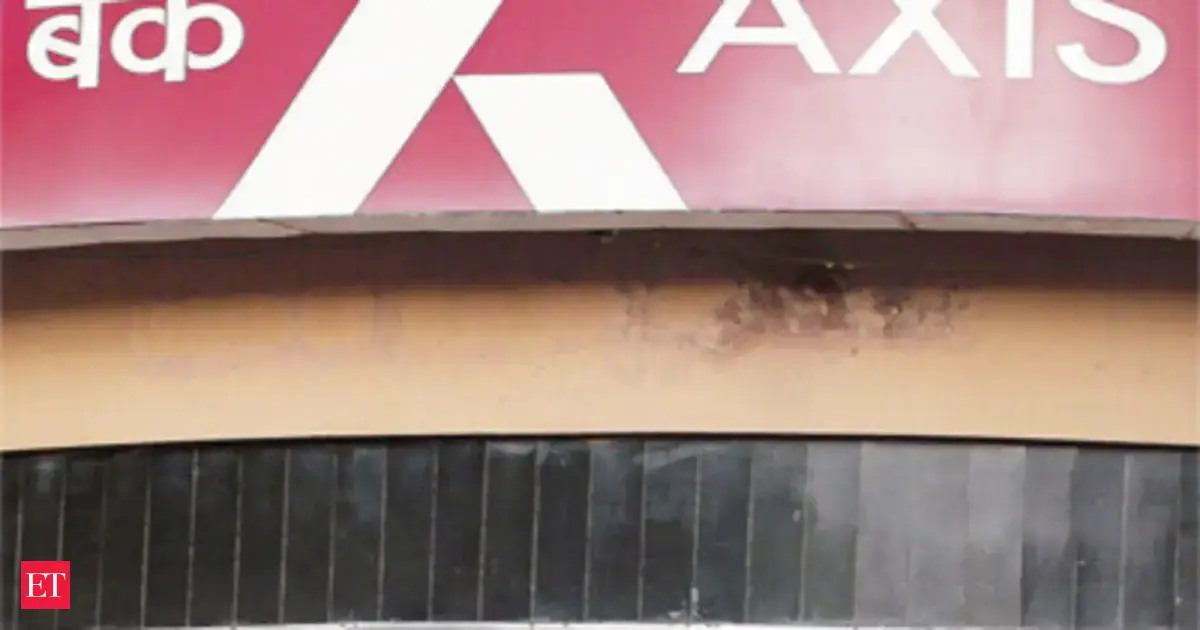 Axis Bank offers early retirement to executives aged over 40 years ...