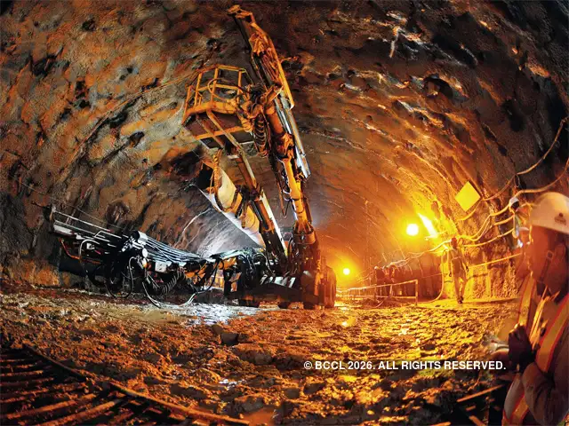 Single tube twin tunnel - Delhi Metro to build tunnel between two ...