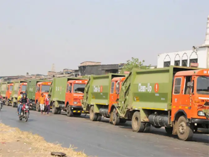 North Delhi Municipal Corporation gets 10 modern garbage trucks to ...