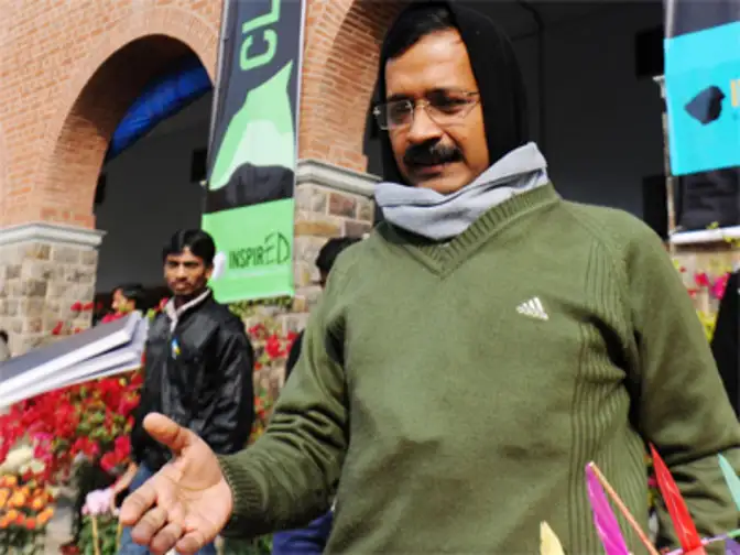 Selfie with Mufflerman Arvind Kejriwal at Rs 500 - The Economic Times
