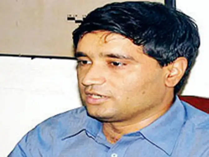 Sanjeev Chaturvedi moves Delhi CAT against government - The Economic Times