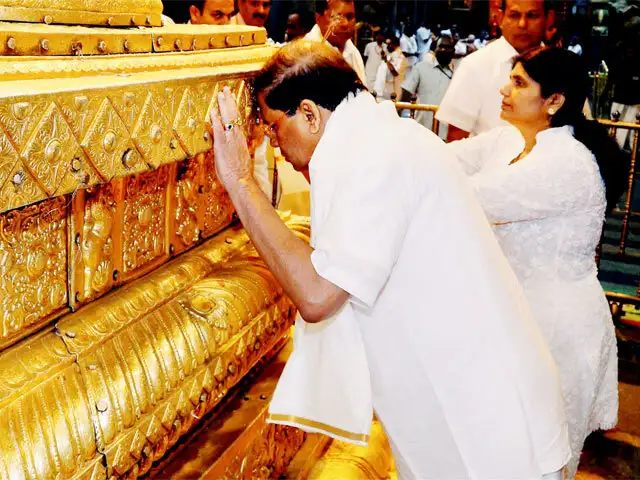Maithripala Sirisena at Lord Venkateswara temple - February 18, 2015 ...