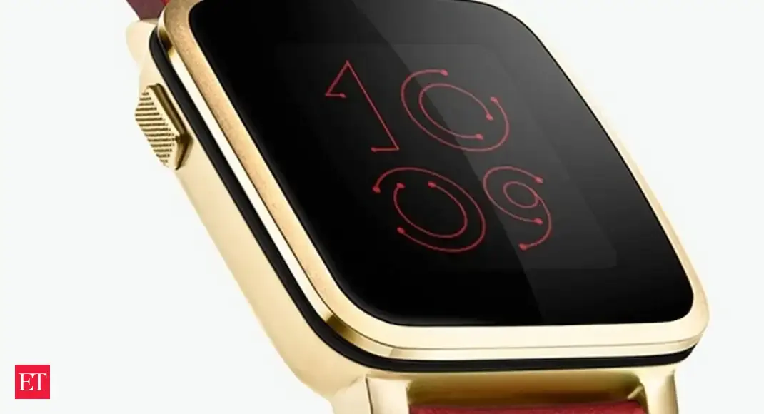 Apple Watch: 5 biggest rivals - Pebble Time | The Economic Times