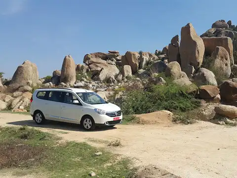 Chevrolet Enjoy Vs Innova