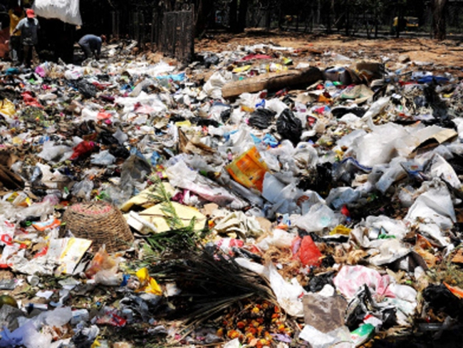 Domlur suffers from a big garbage pile-up - The Economic Times