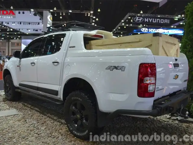 2.8-litre Duramax turbo diesel engine - Chevrolet Colorado High Country ...