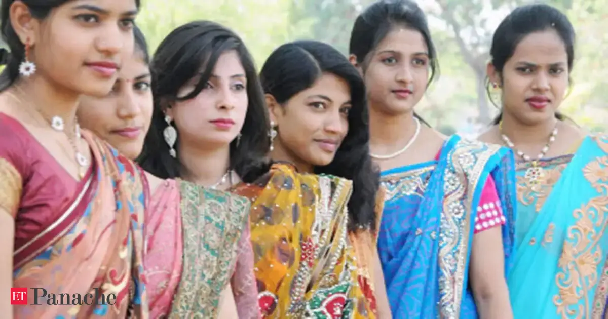 Spectacular Indian saris to mark Singapore's jubilee - The Economic Times