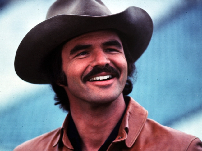 Burt Reynolds makes rare public appearance at Comic Con - The Economic ...