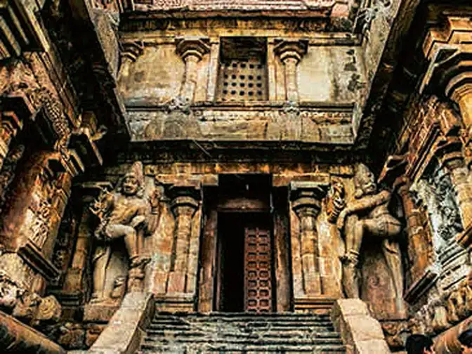 Expect a time warp as you visit the Gangaikonda Cholapuram Temple in ...