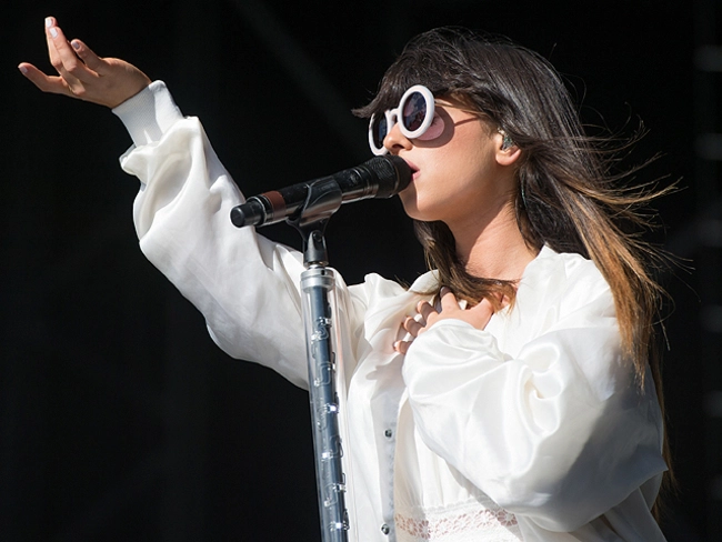 British singer Foxes enters Guinness World Records - The Economic Times