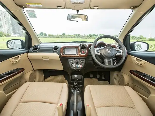 Design - Renault Lodgy vs Honda Mobilio: Comparison Review | The ...