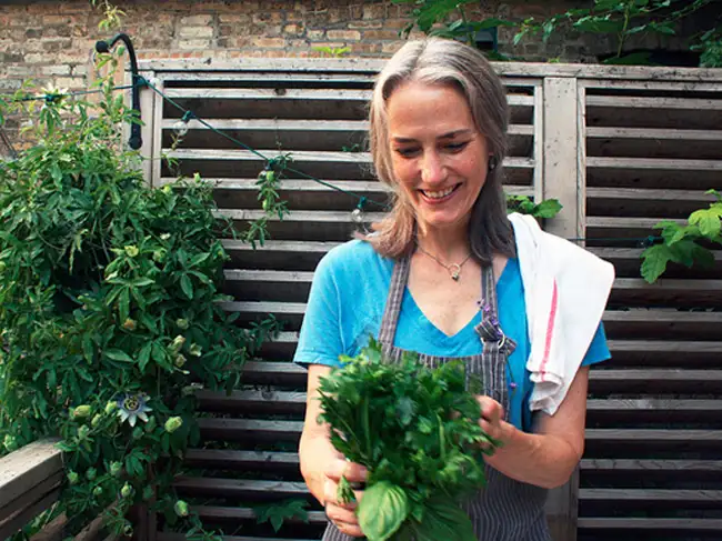 Meet the woman who makes the food you see in commercials look ...