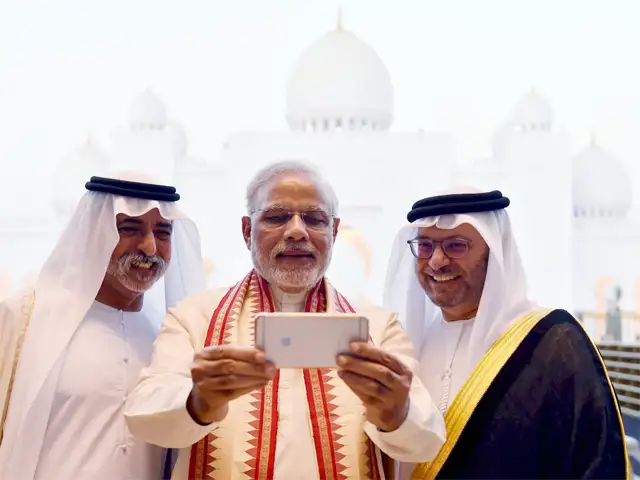 Indian PM Narendra Modi with Sheikh Hamdan & UAE Minister - August 17 ...