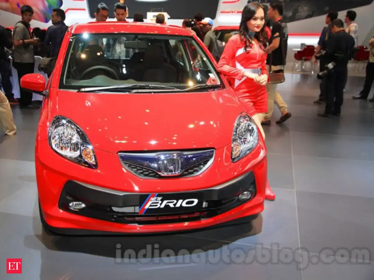 Dual-tone interior - 2015 Honda Brio facelift: Exterior & interiors ...