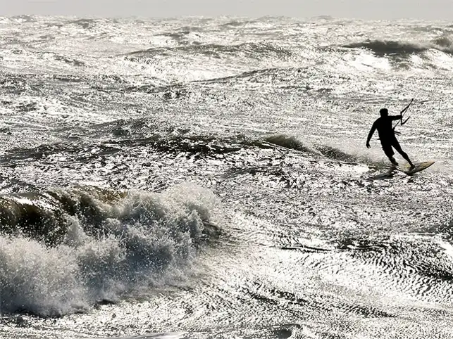 Dutch create world's largest man-made wave - The Economic Times