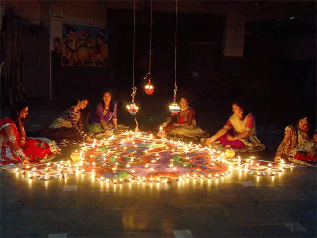 People light up the sky with lanterns - Diwali celebrations: Glimpses ...