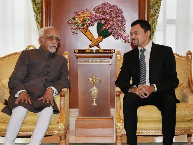 BJP workers felicitate Amit Shah - February 2, 2016 | The Economic Times