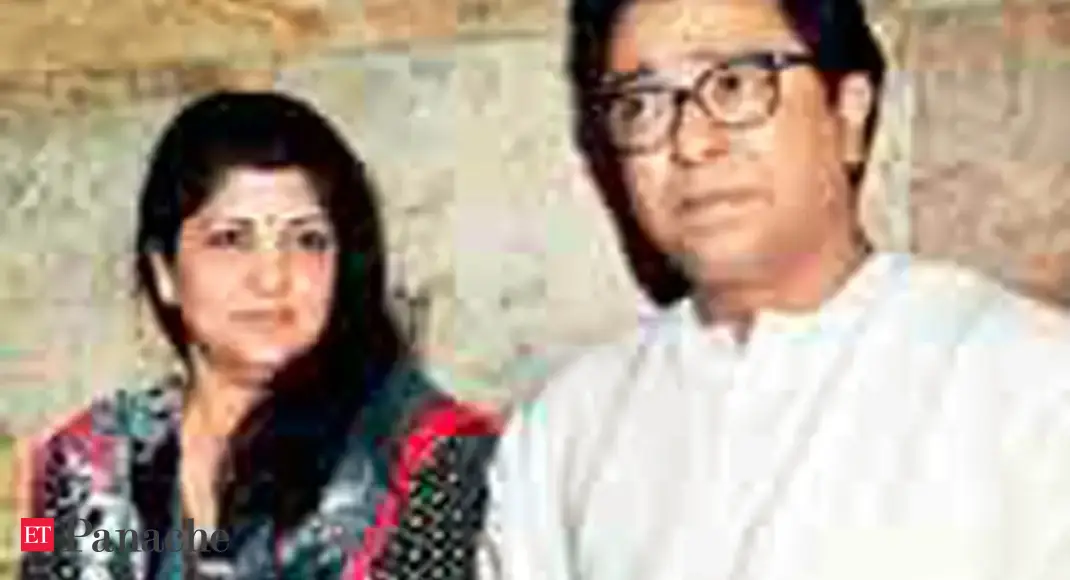 Raj Thackeray & wife Sharmila indulge in scrumptious seafood at Gajalee ...