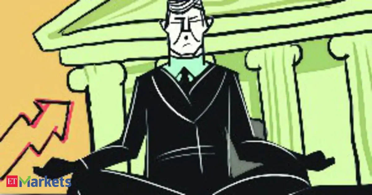 Bluest of blue chips, HDFC still falling out of favour on D-Street ...