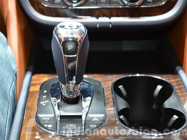 8-speed automatic transmission - World's fastest SUV Bentley Bentayga ...