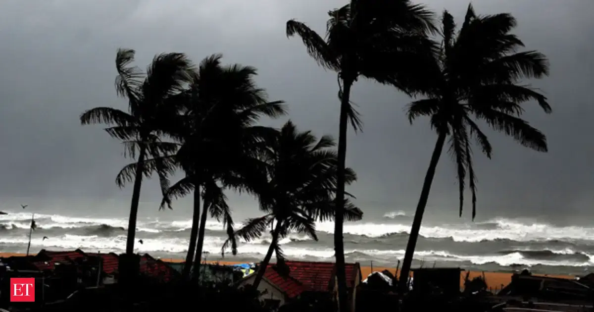 Bangladesh: Five dead, thousands flee as Cyclone Roanu hits Bangladesh ...