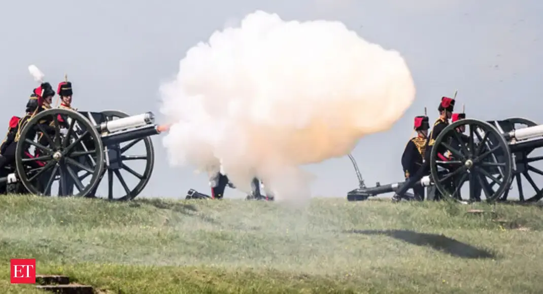 Choicest pictures: 300 Years of Royal Artillery - 300 Years of Royal ...