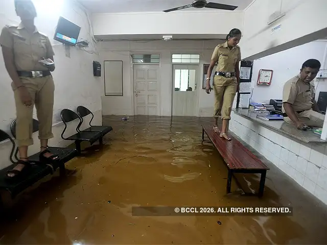 Police station gets flooded - Mumbai rain: Heavy showers lash city ...