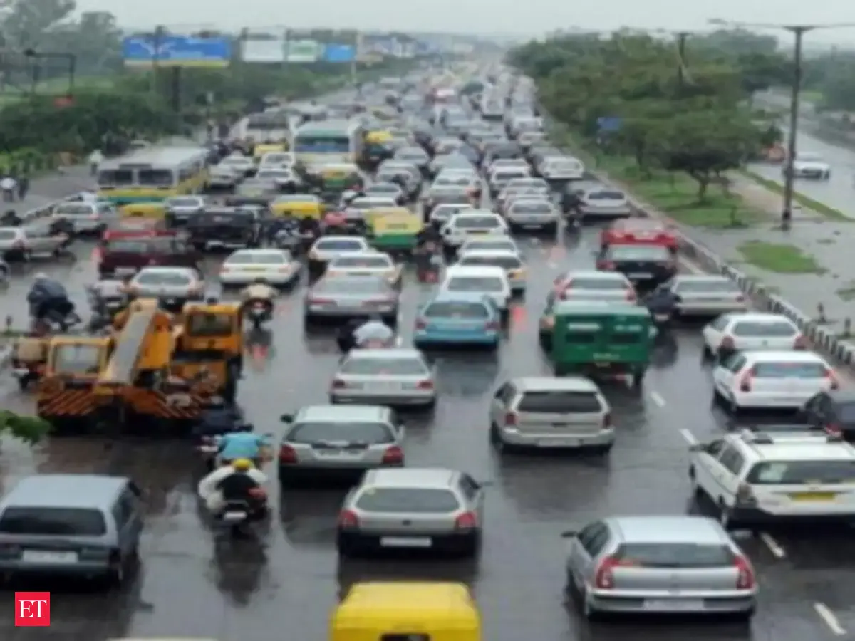Cabinet approves hefty fine for traffic violations - The Economic Times ...