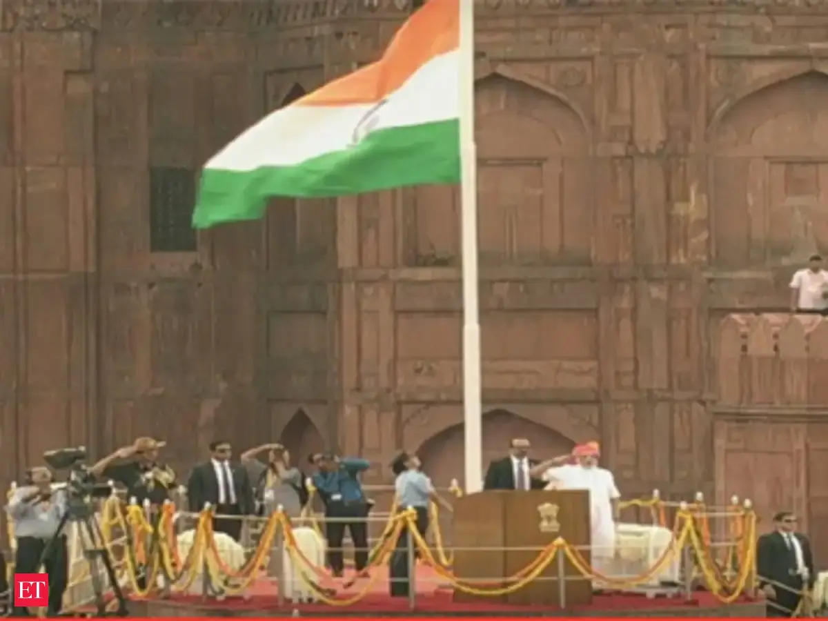 PM Modi unfurls national flag at Red Fort - The Economic Times Video ...