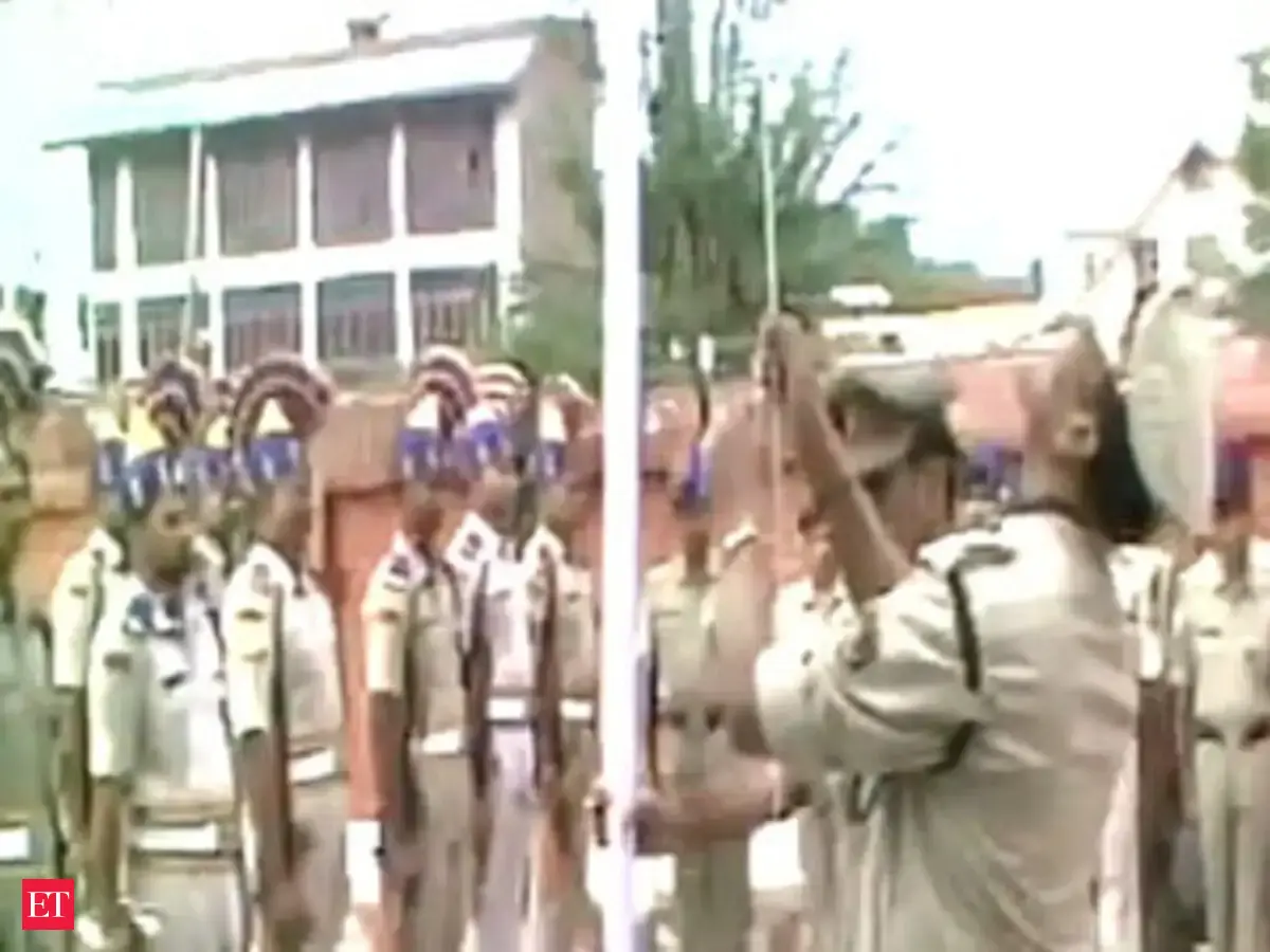 Watch: CRPF commandant unfurls tricolour an hour before he died - The ...