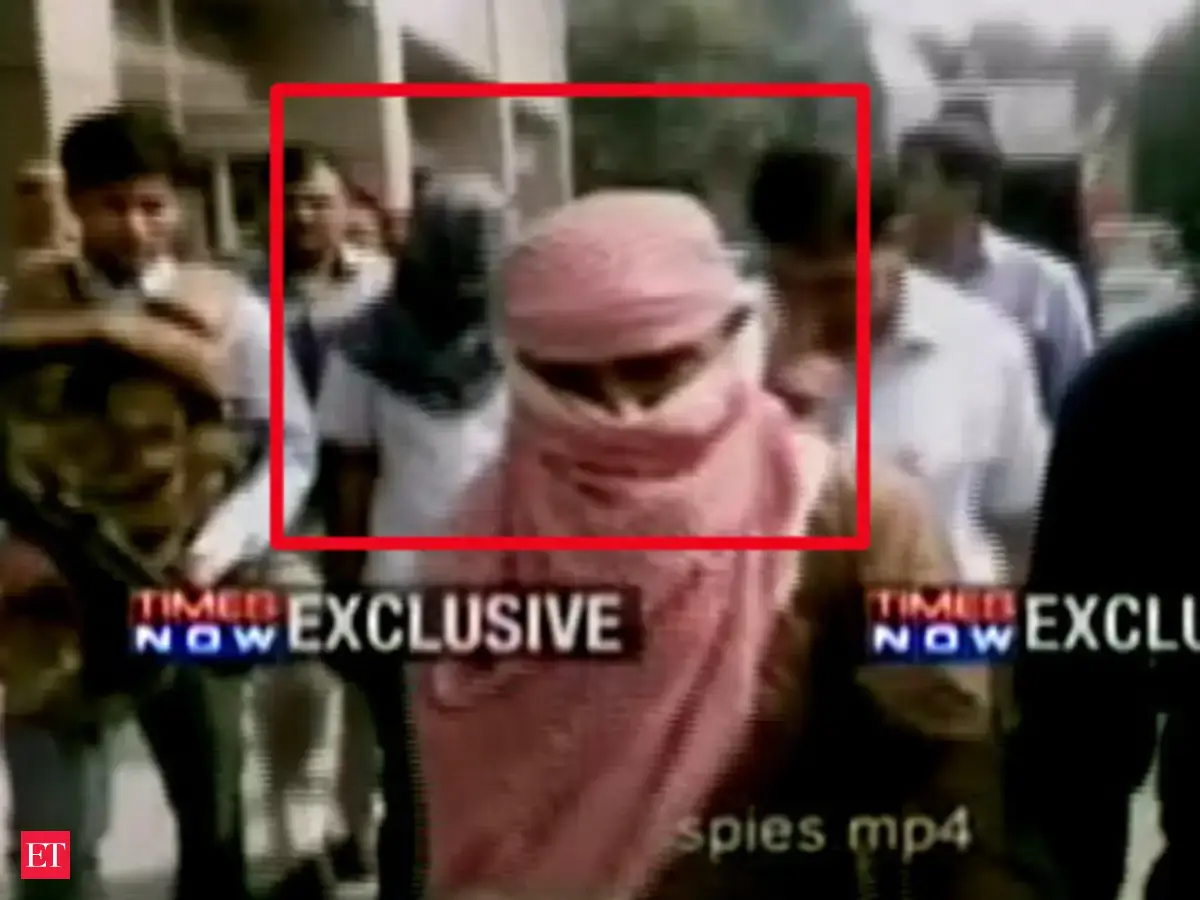 Delhi Police bust Pak spy ring, two spies arrested - The Economic Times ...