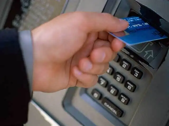 'False' keyboard - Six ATM frauds hackers can trick you into | The ...