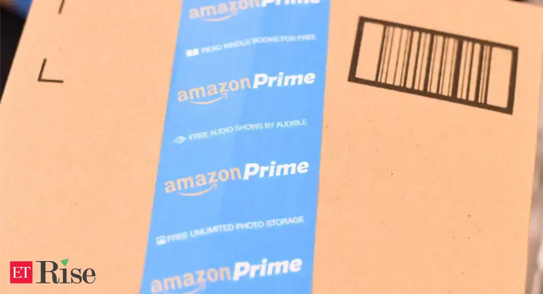 Amazon explores offline channel to clear stock - The Economic Times