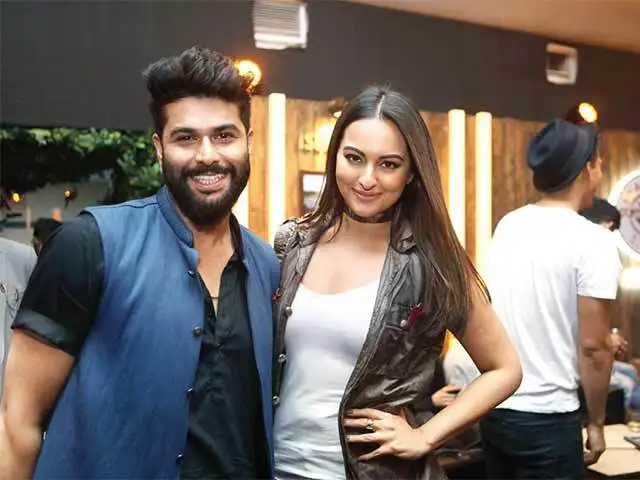 The Spirit of Fashion - Lights, Camera & Party! | The Economic Times