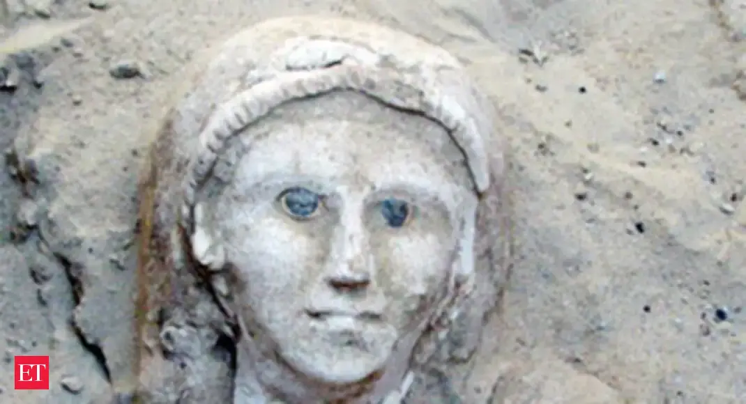 Mummy dressed in Roman robes - | The Economic Times