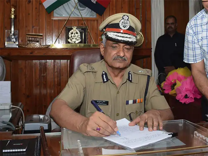 UP DGP's dos and don'ts on anti-Romeo drive, vigilantism - The Economic ...