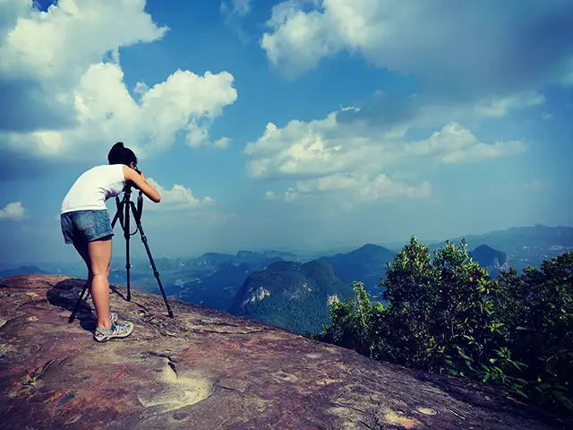 NIKON B700 - Best superzoom cameras you can buy under Rs 25,000 | The ...