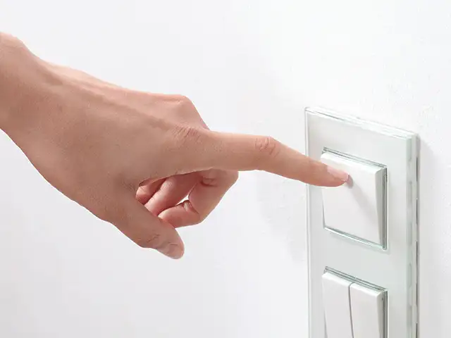 Summer: 5 ways to cut your electricity bill this summer - Save your ...