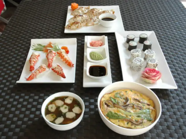 Oriental cuisine: Foodies satiate their taste buds at Pan-Asian ...