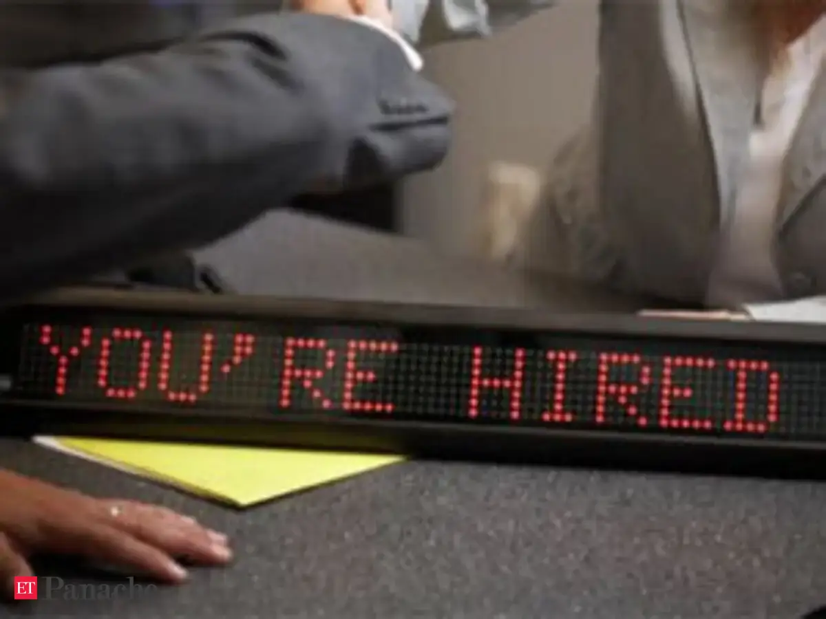 How should you familiarize and conduct yourself in a new workplace ...