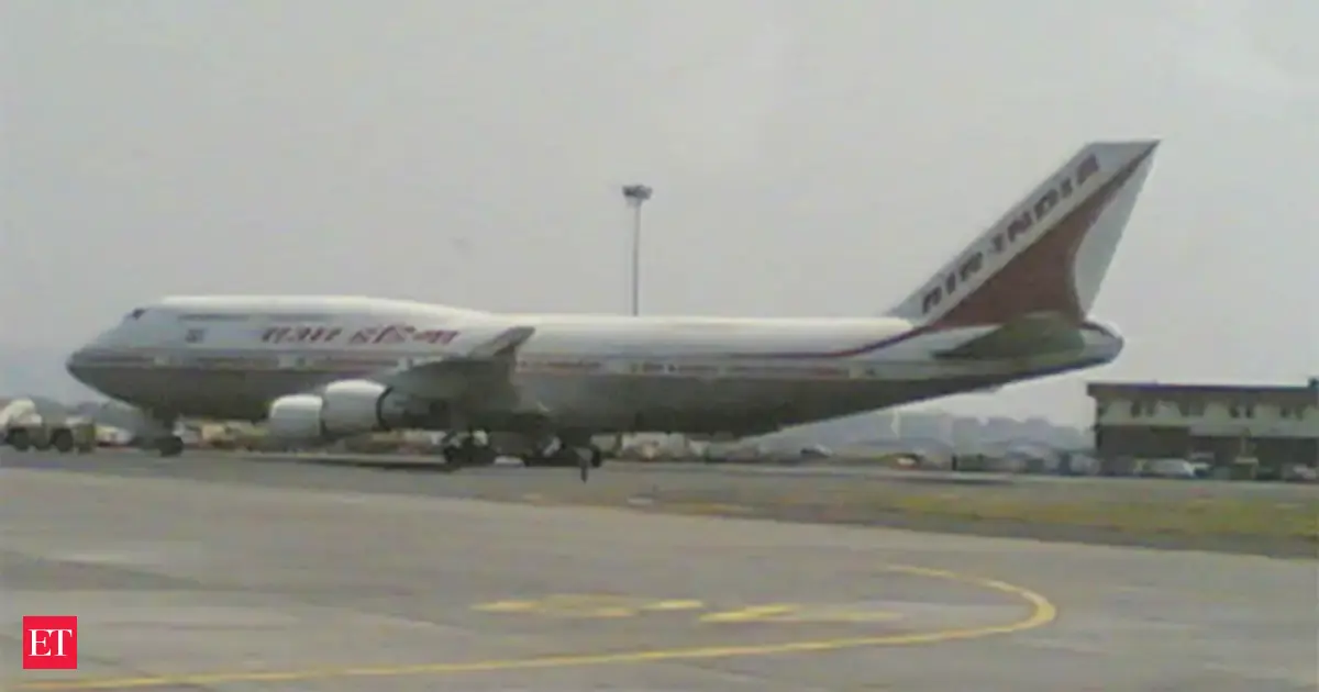 Boeing 747: Boeing drops iconic 747 in new forecast for passenger ...