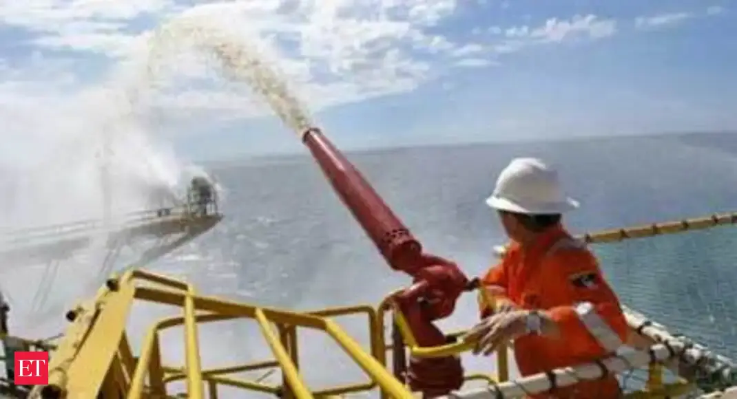 The Aban Pearl platform sinks off Venezuela - | The Economic Times