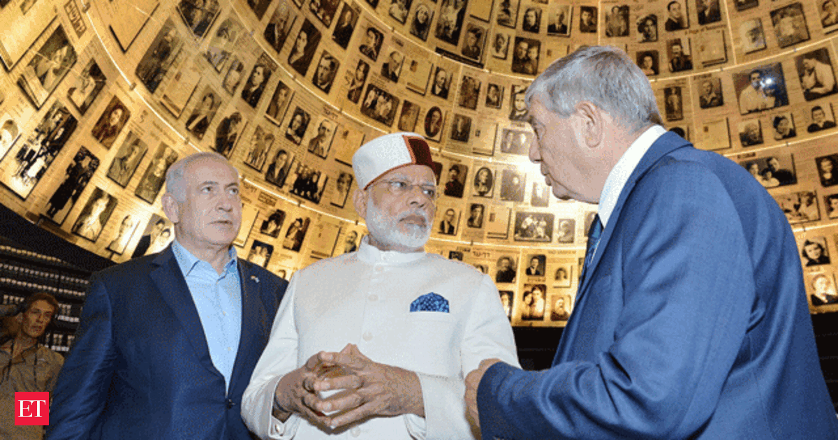 Narendra Modi: PM Narendra Modi wearing Himachali 'topi' in Israel ...