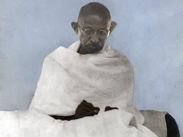 12 of the most iconic protests of all time - Gandhi's Salt March, 1930 ...